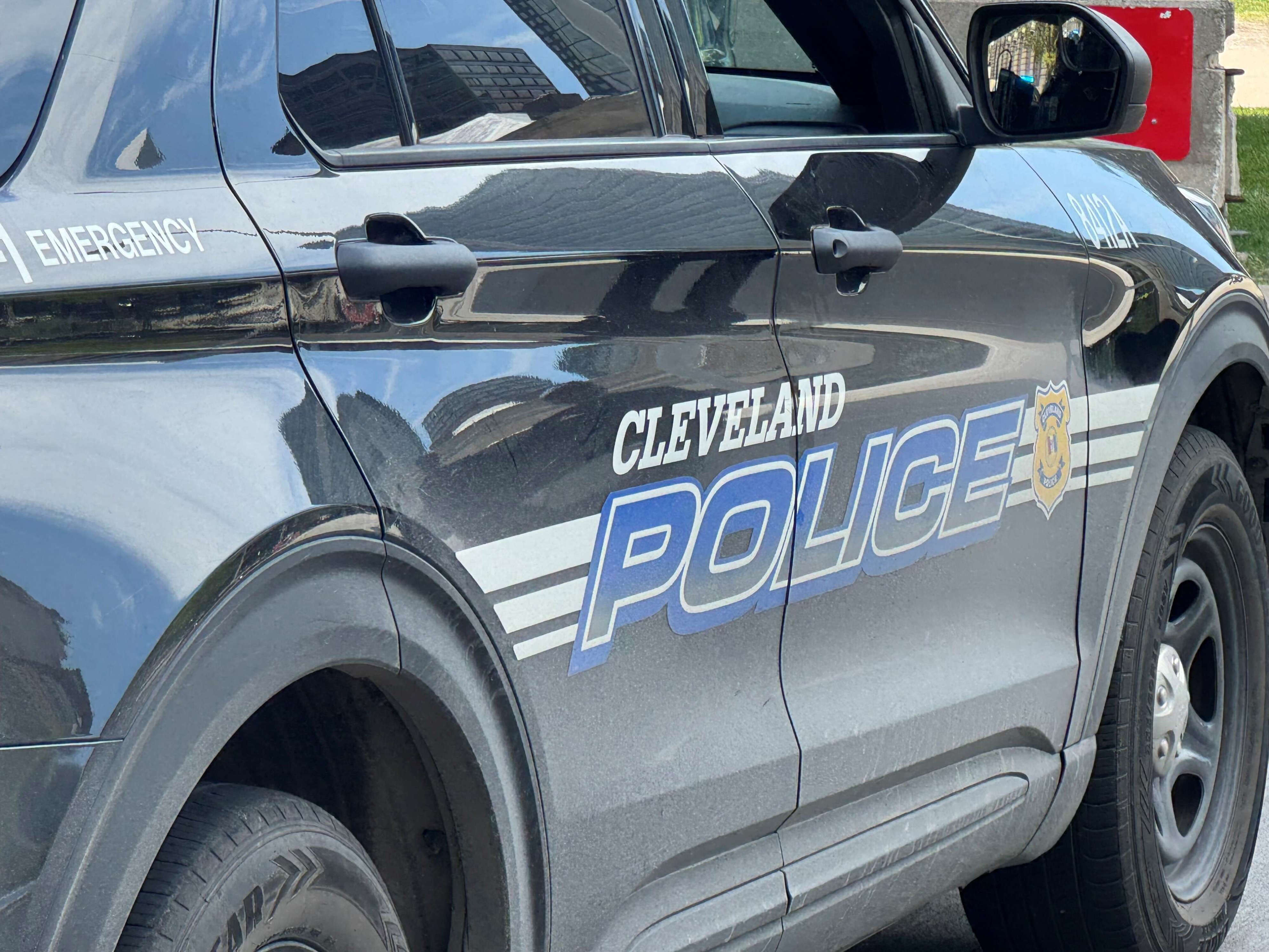 Cleveland police say SWAT team on scene involving barricaded suspect