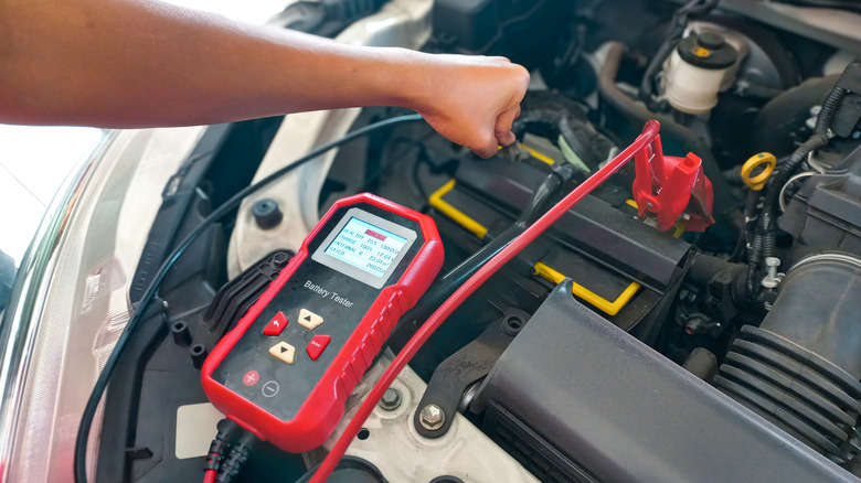 How much voltage should your alternator have to keep your car battery ...
