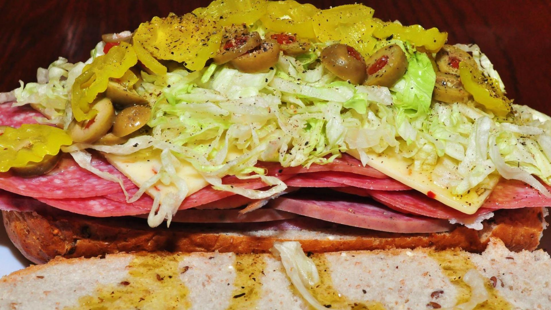 10 sandwich toppings that ruin the whole thing & 10 that make it better