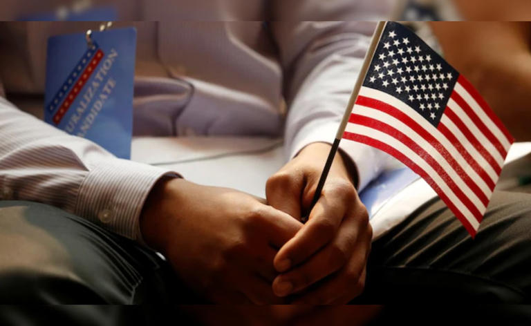 Americans’ savings rate falls to lowest level since 2022