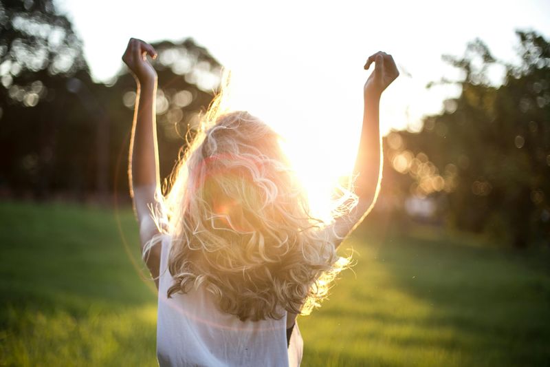 12 powerful realizations that happen when you stop chasing people