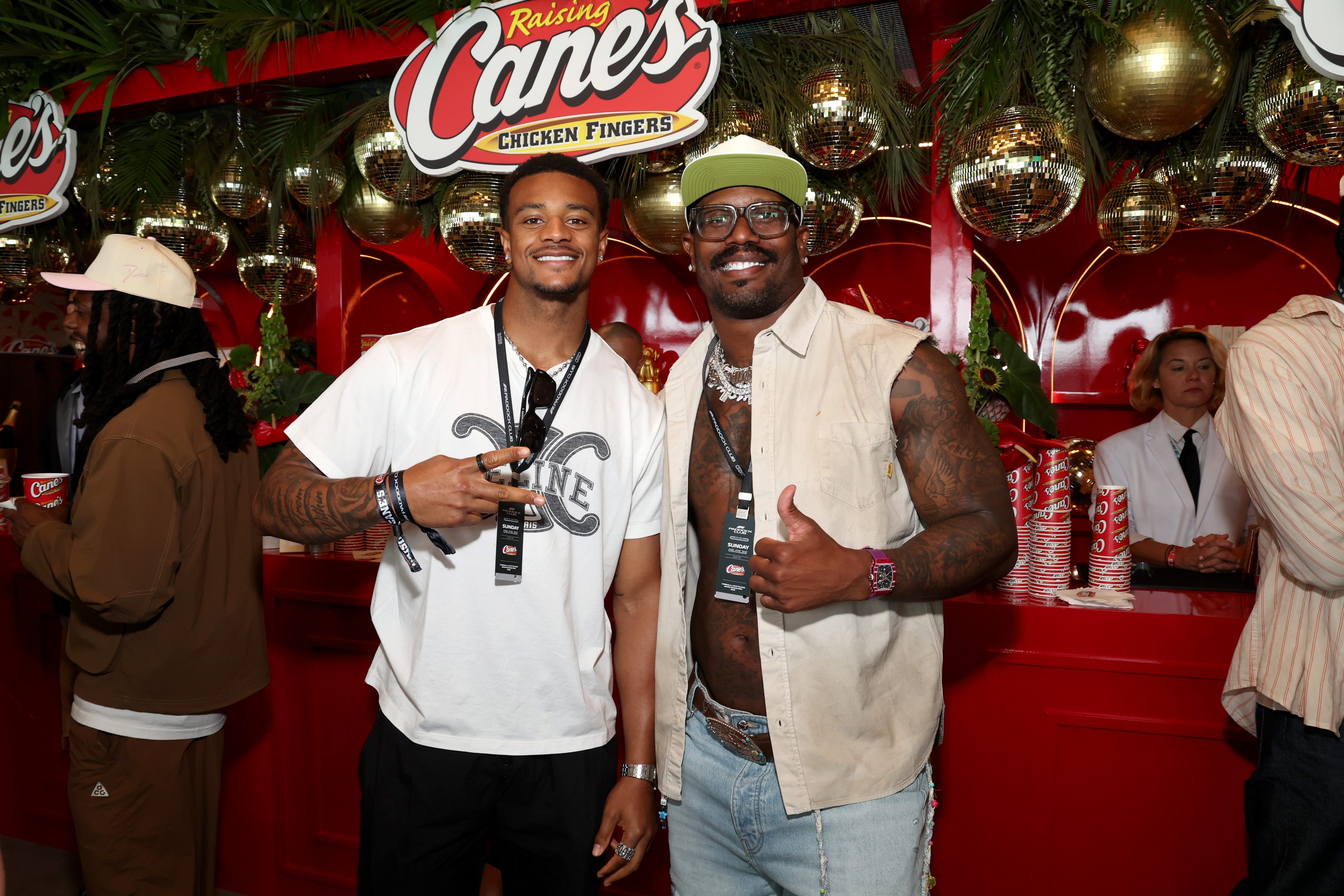 Von Miller lobbying Broncos to bring him back (here's the latest update)