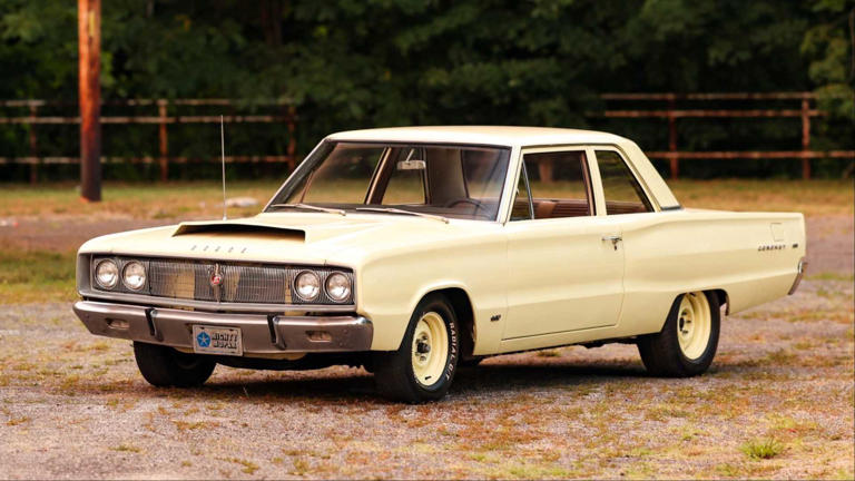 10 rarest cars equipped with the 426 Street Hemi