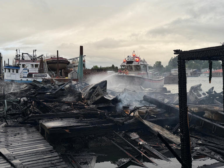 Two floating homes destroyed by two-alarm fire in N Portland, no ...