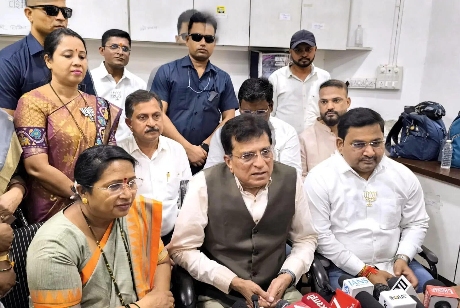 BJP’s Kirit Somaiya alleges large-scale fake birth certificate racket ...