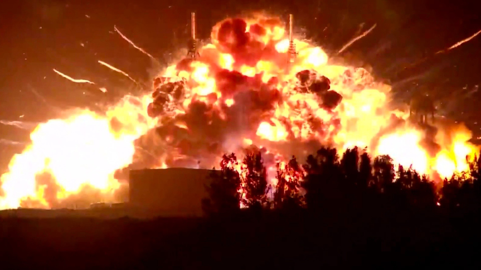 Video shows moment Blue Origin rocket explodes on launchpad