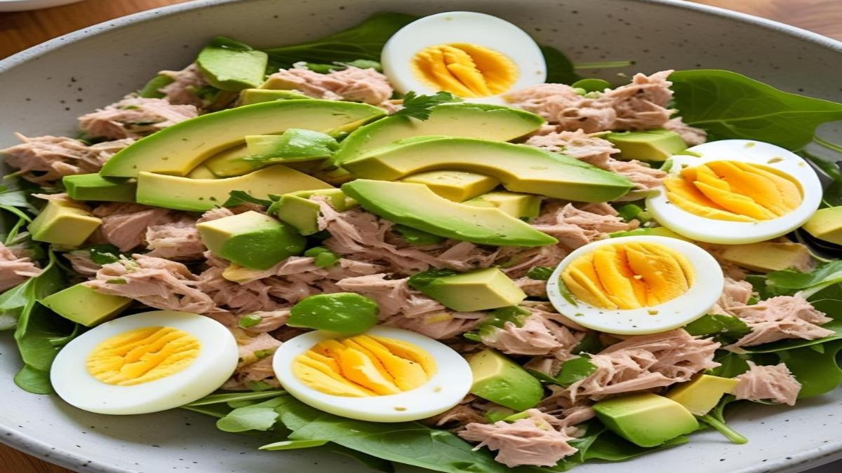 The 10-Minute Avocado Tuna Bowl Becoming Americas Favorite Healthy Lunch