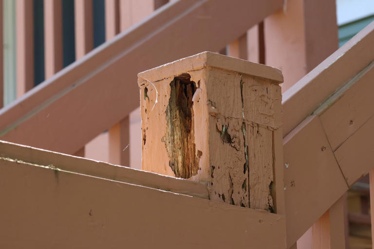 Caution tape blocks ‘unsafe’ apartments near Kalamazoo, some residents ...