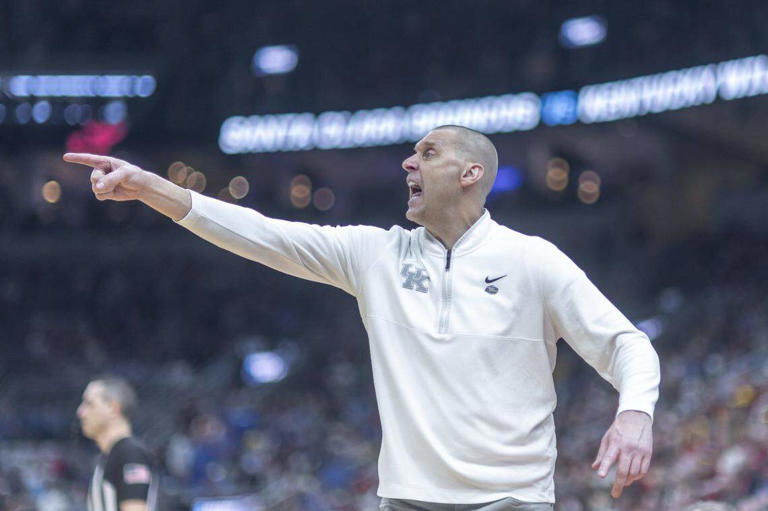Ask Mark anything: Is Kentucky's Mark Pope a good basketball coach?