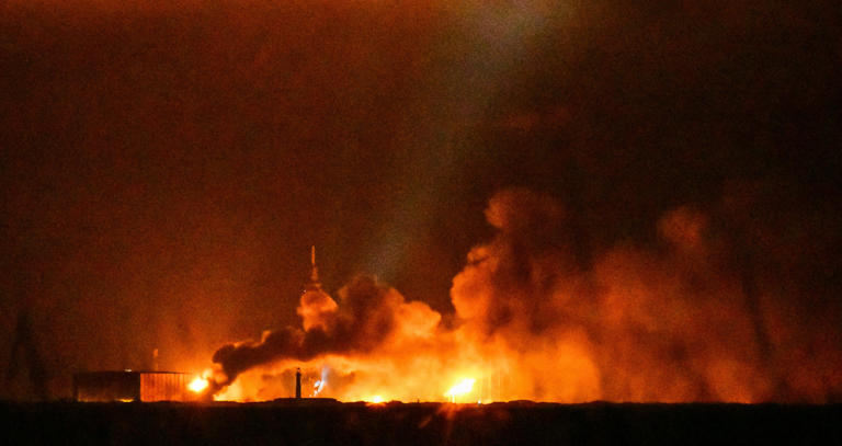 Blue Origin New Glenn rocket explodes near Cape Canaveral Lighthouse
