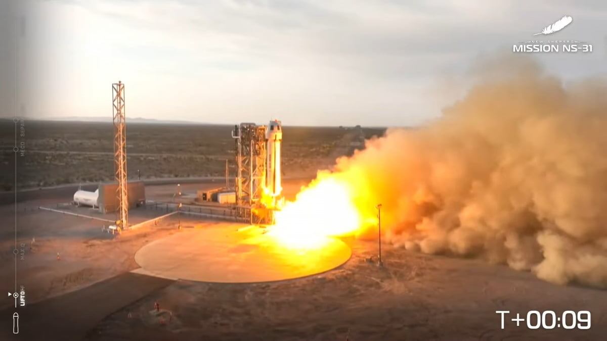 Blue Origin's New Glenn rocket explodes in static fire test