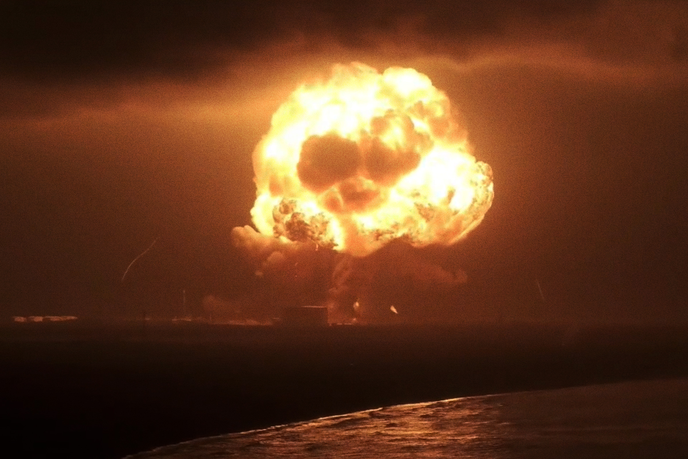 Jeff Bezos’ rocket explodes into mushroom cloud, dealing massive blow ...