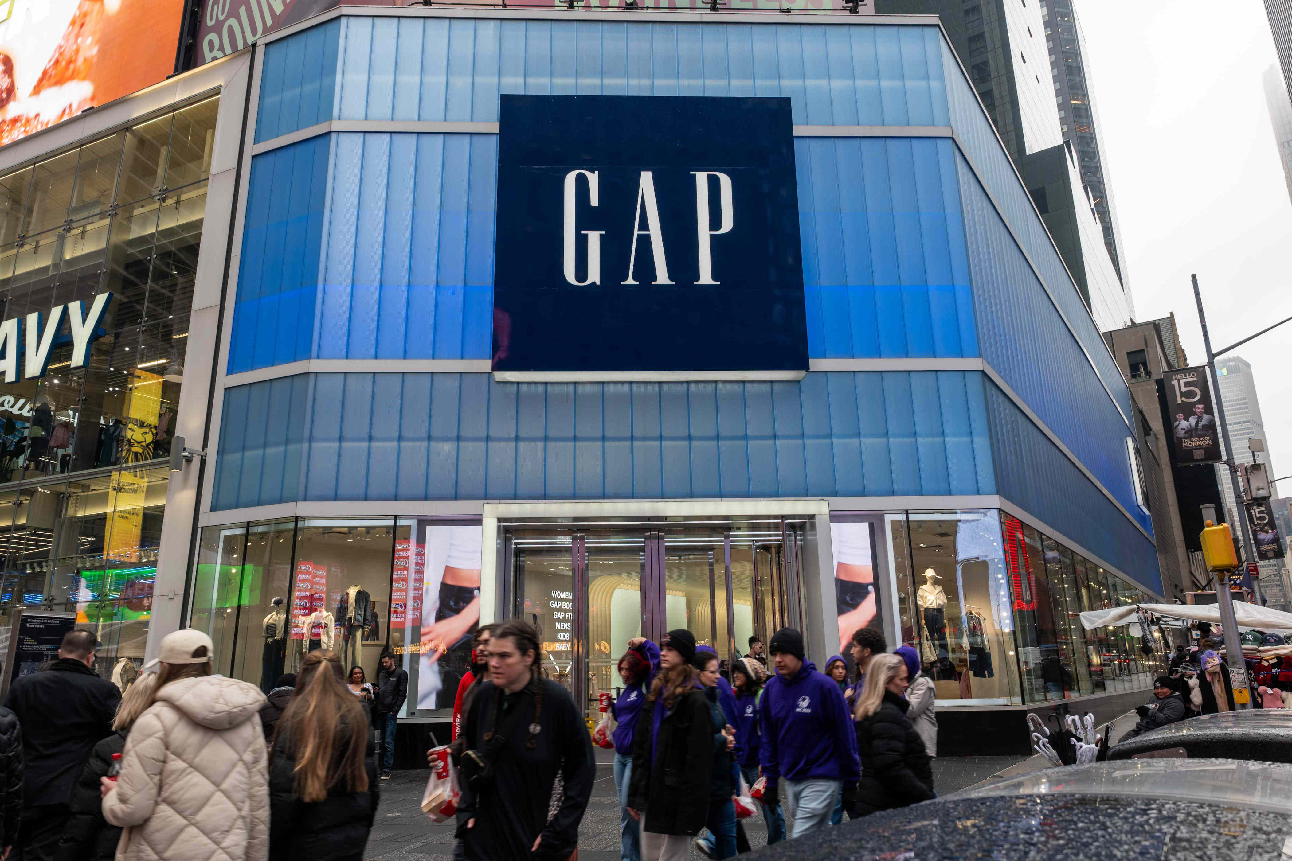 Gap stock plunges as strong sales at namesake stores are weighed down ...