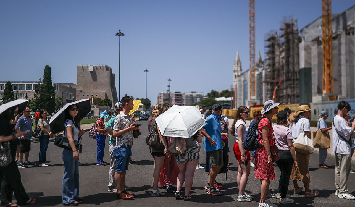 Portugal swelters in dangerous temperatures as record-breaking heatwave ...
