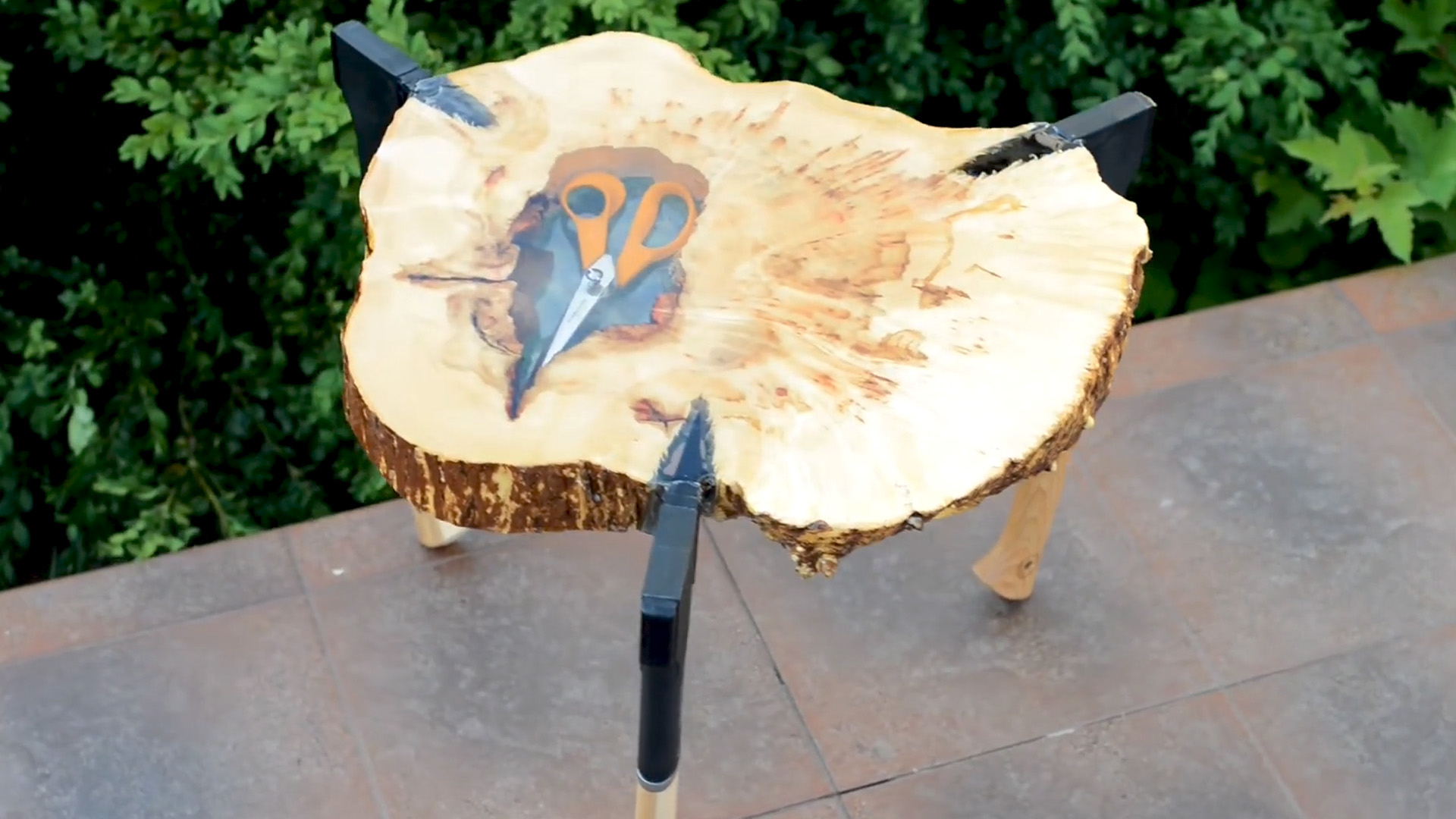 How to build a custom epoxy resin table
