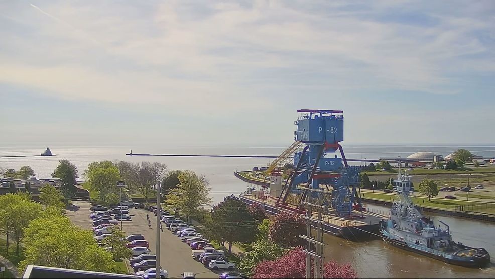Manitowoc-built crane sets sail for Navy base in Hawaii