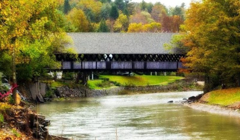 15 charming small towns that look like a real-life Hallmark film