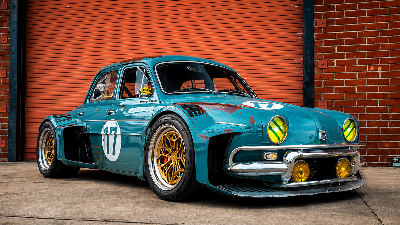 This Renault sleeper hides a wild motorcycle suspension setup
