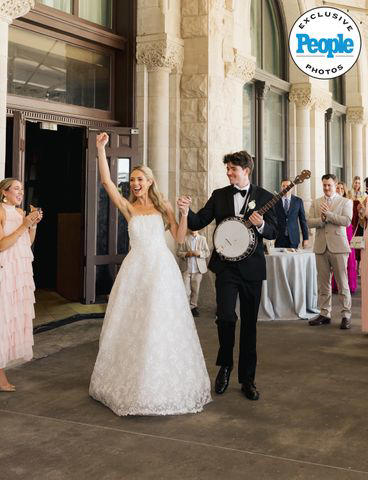 Bride shares wild video of father-in-law, 60, doing splits on dance ...