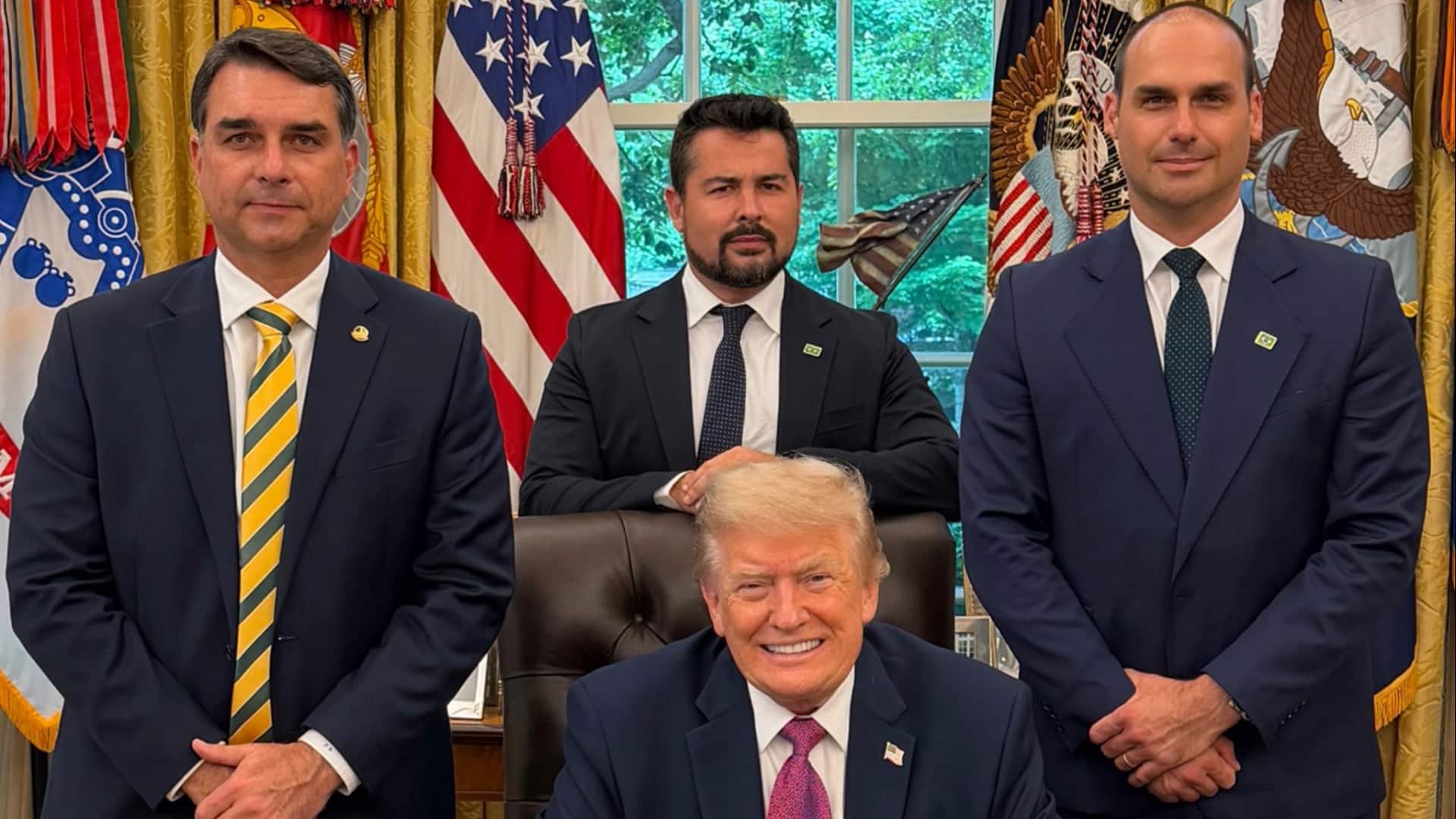 Flávio Bolsonaro na mira da PF: quebra de sigilo de fundo de Dark Horse ...