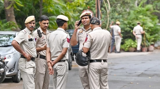 Delhi Meera Bagh stabbing: Minor allegedly targeted over relationship ...