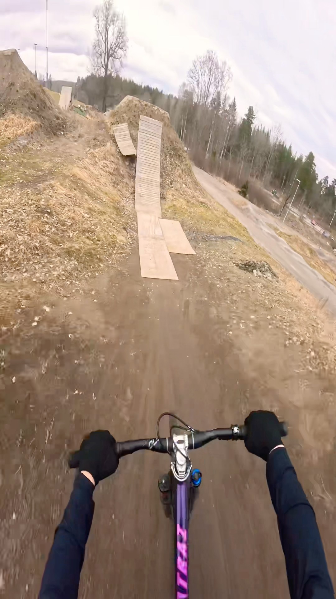 Intense backyard style dirt jumps on a bicycle