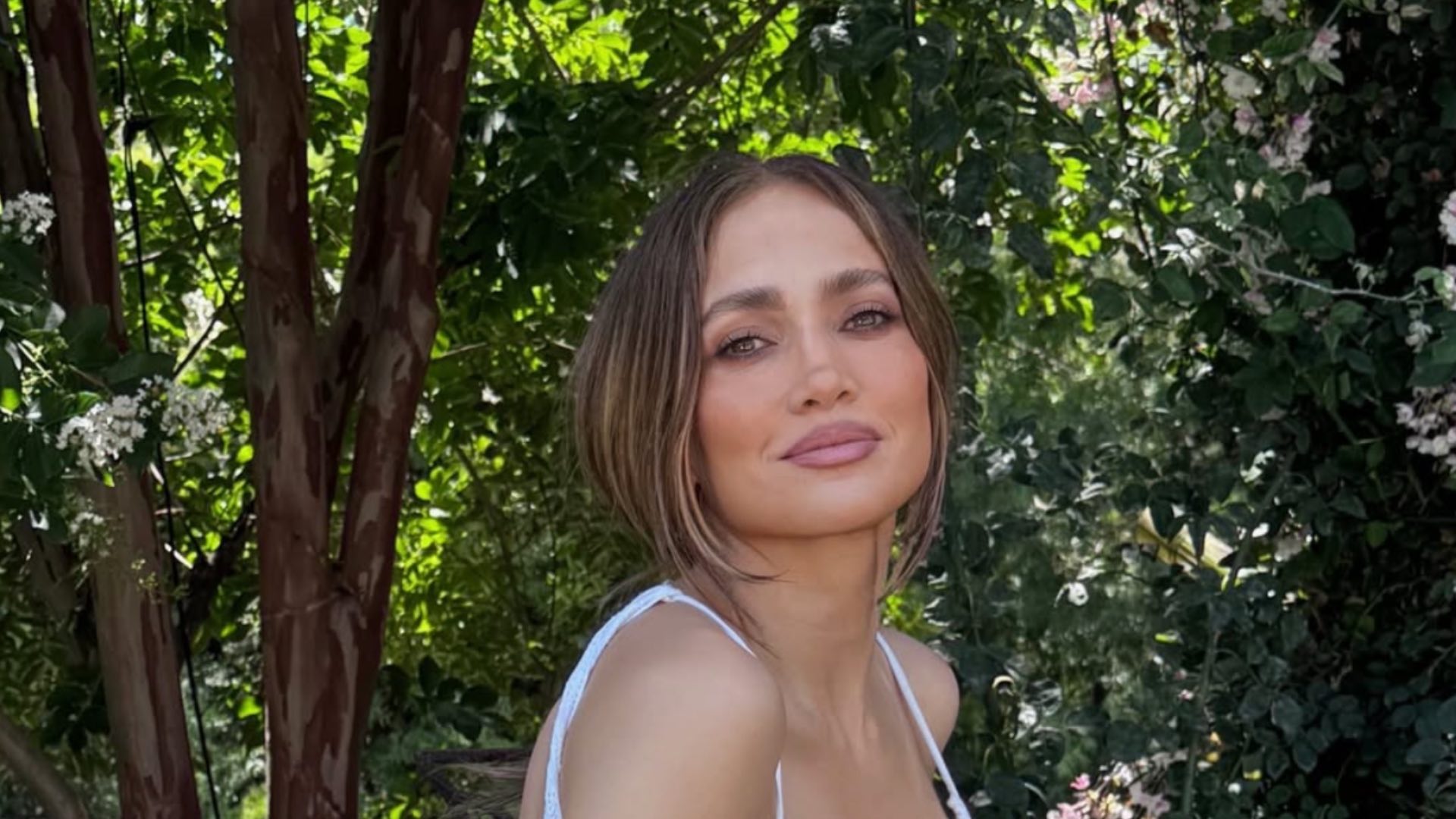 Denne "illusions"-kjole båret af Jennifer Lopez skaber furore