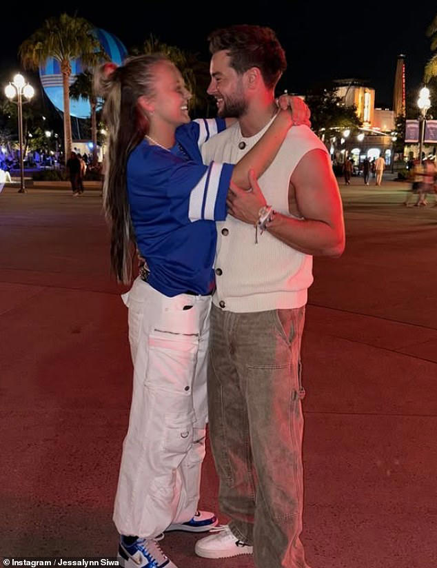 JoJo Siwa 'never had a conversation' with boyfriend Chris Hughes about ...