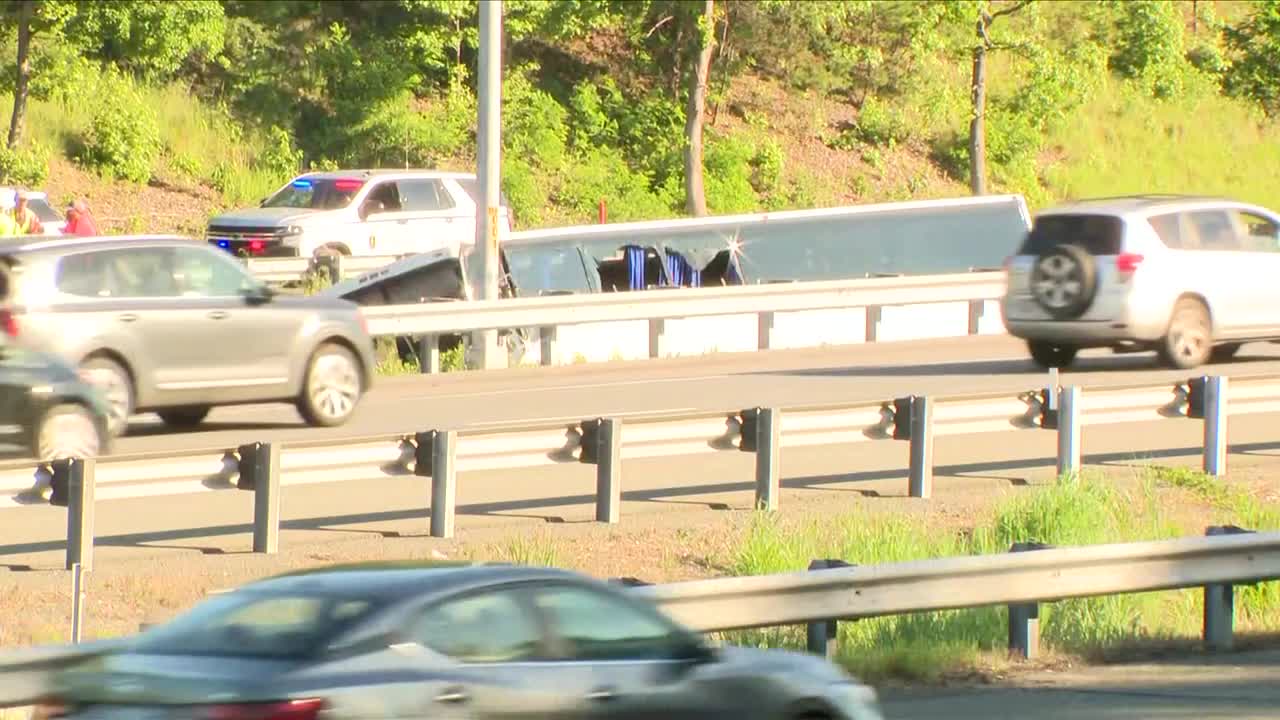 SCENE VIDEO: Multiple people killed, dozens more injured on I-95 bus ...