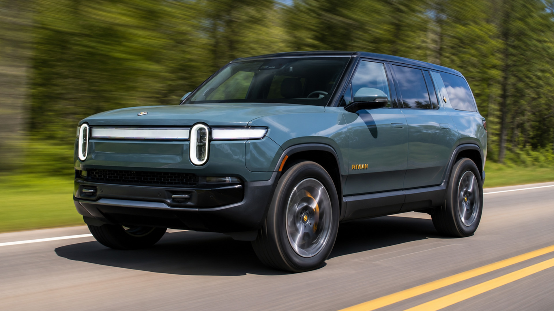 What makes the Rivian R1S feel so different to drive