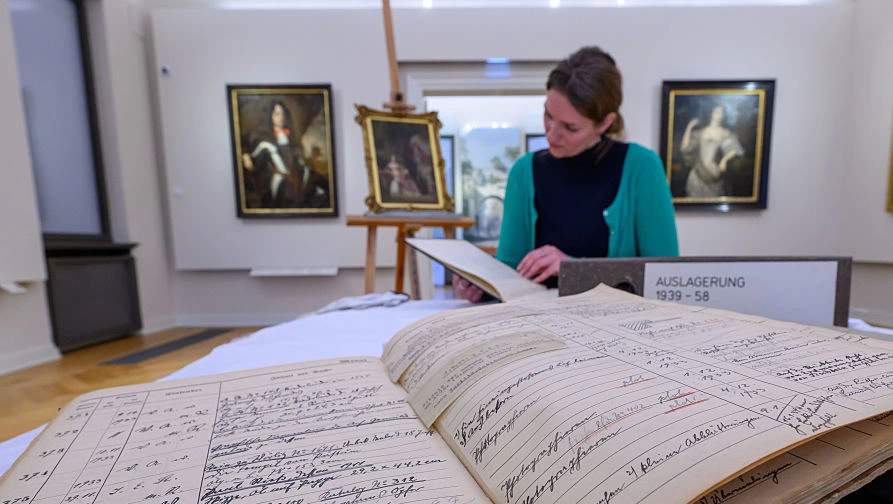 Dutch royal probe finds colonial-era items likely looted