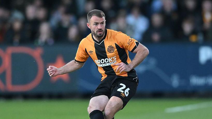 Notts County sign defender Gibbons on two-year deal