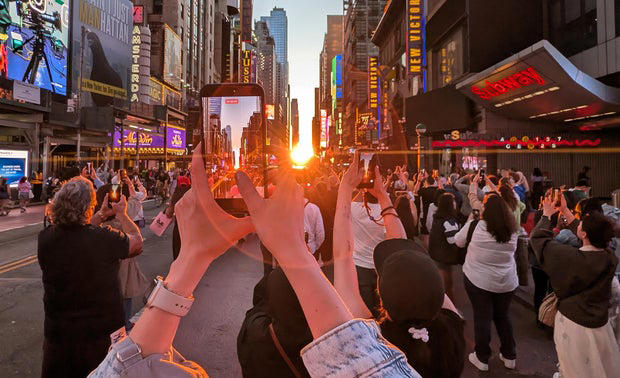 Manhattanhenge 2026 will be visible across NYC tonight. Here's the ...