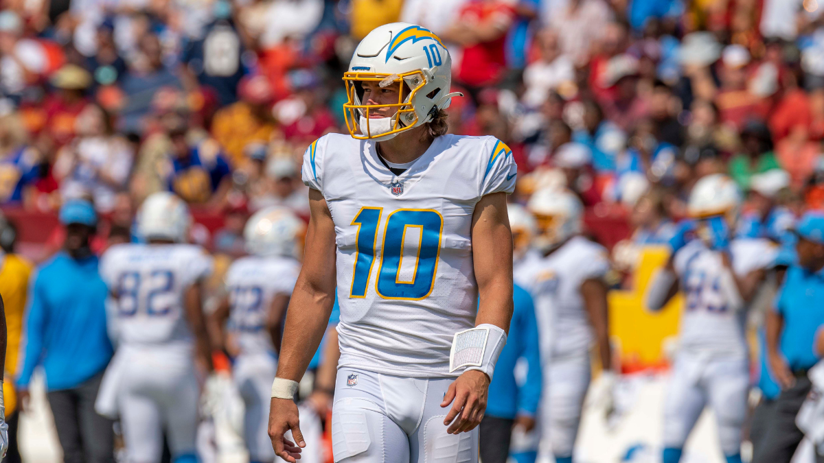 Chargers HC had the perfect reaction to Justin Herbert missing OTAs for ...
