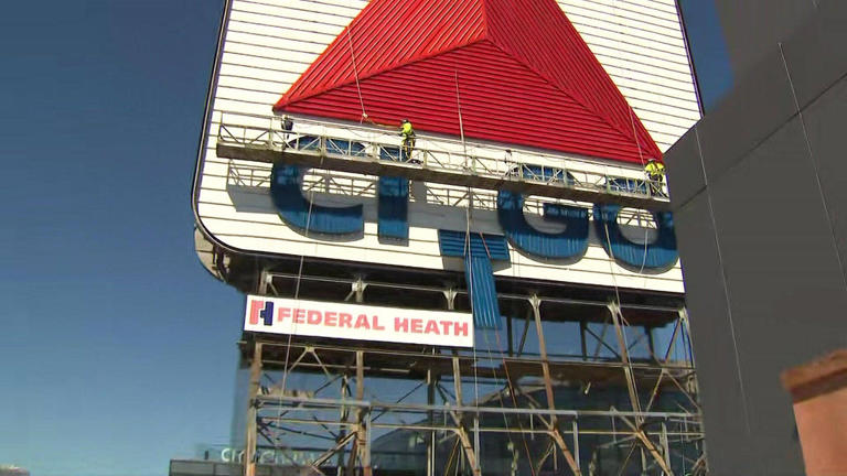 Citgo sign letters coming down as Boston landmark goes dark. Why it's ...