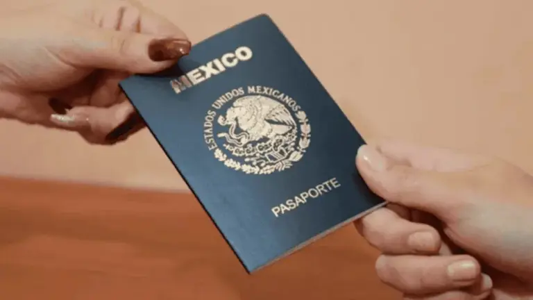 ¿Puedo tramitar el pasaporte mexicano sin INE?