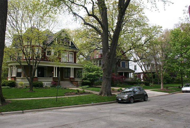 10 suburbs surrounding Chicago you should consider
