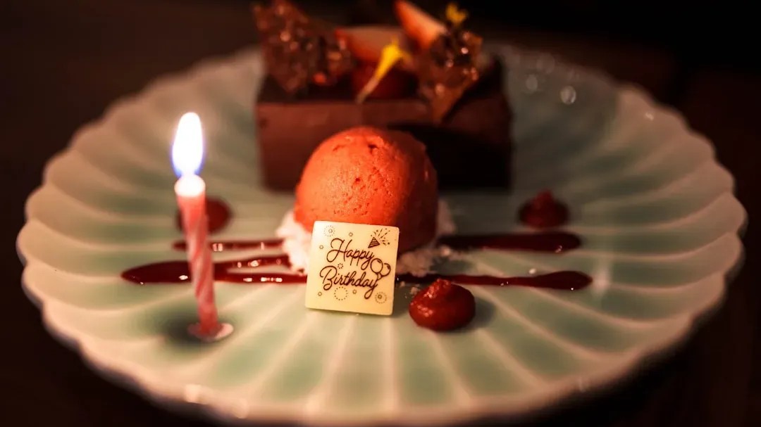 The birthday dinner disaster: 8 things you do that make the staff (and ...