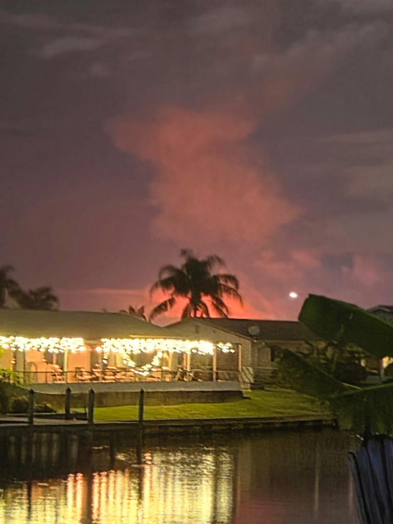 Why night sky briefly turned orange in Florida. Blue Origin rocket explodes