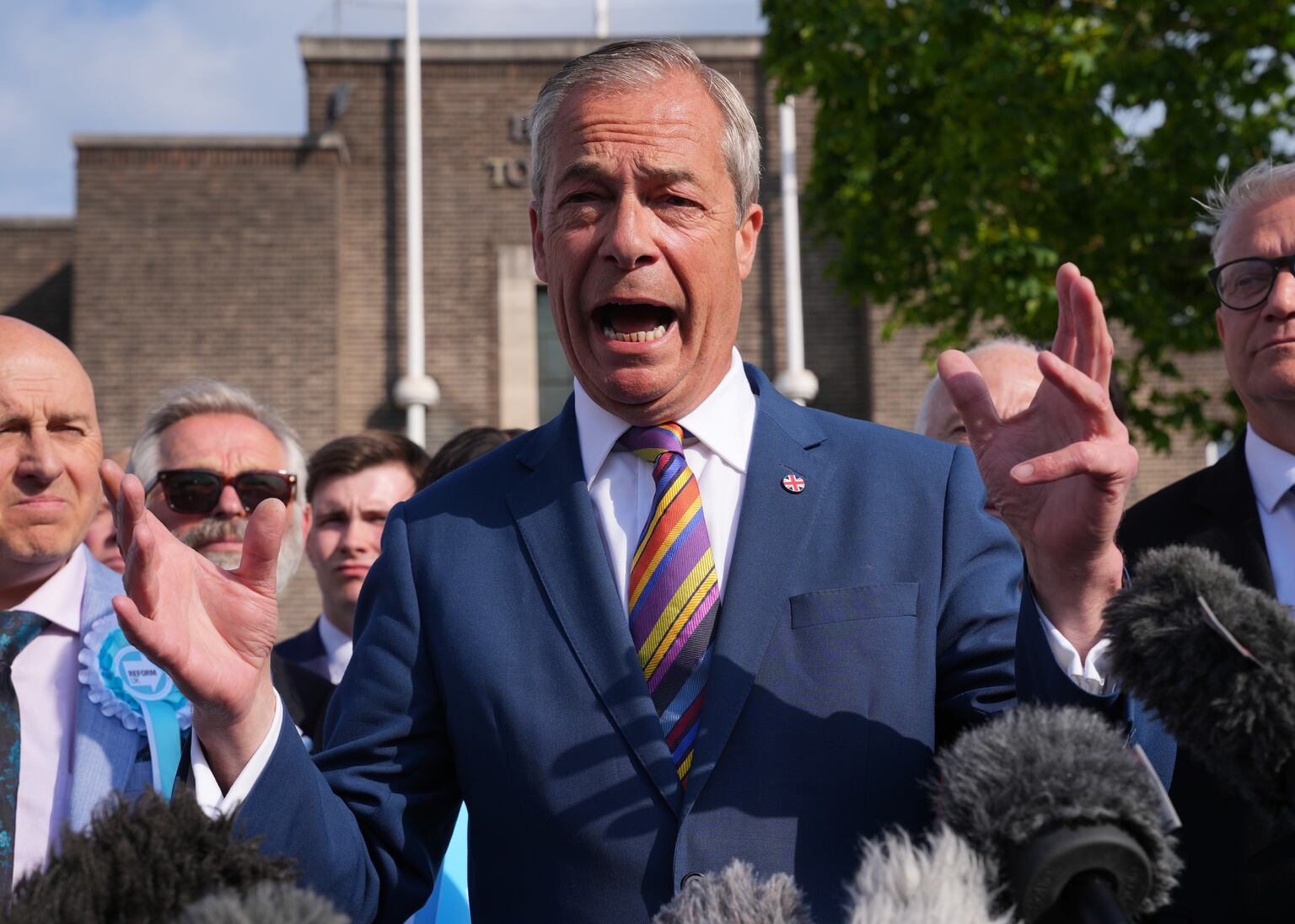 Labour reports alleged hack of Nigel Farage’s phone and bank by Russia ...