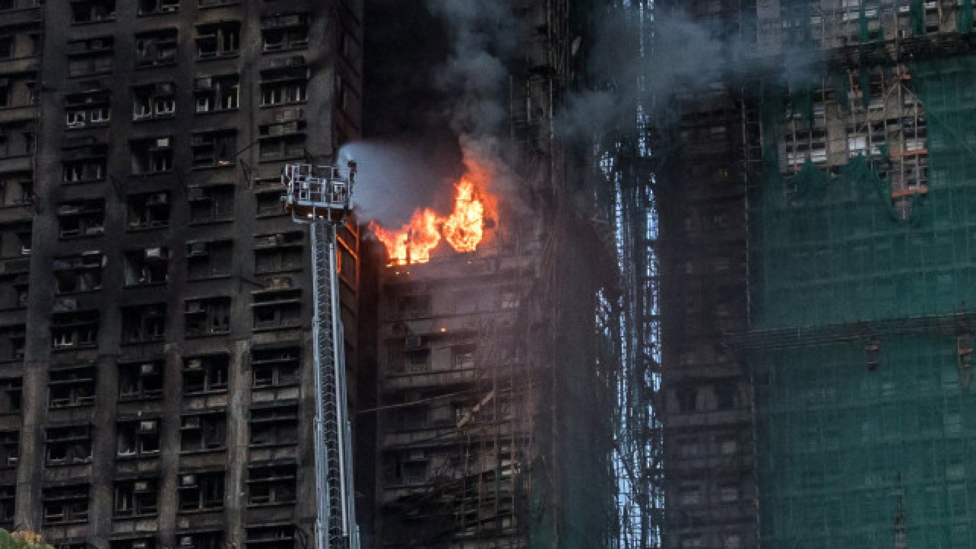 3 killed, including child, in gas explosion at Dallas apartment building