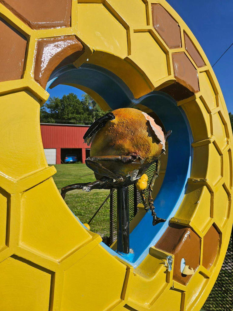 This KC bee sculpture 'took a beating' from a vandal. The artist isn't ...