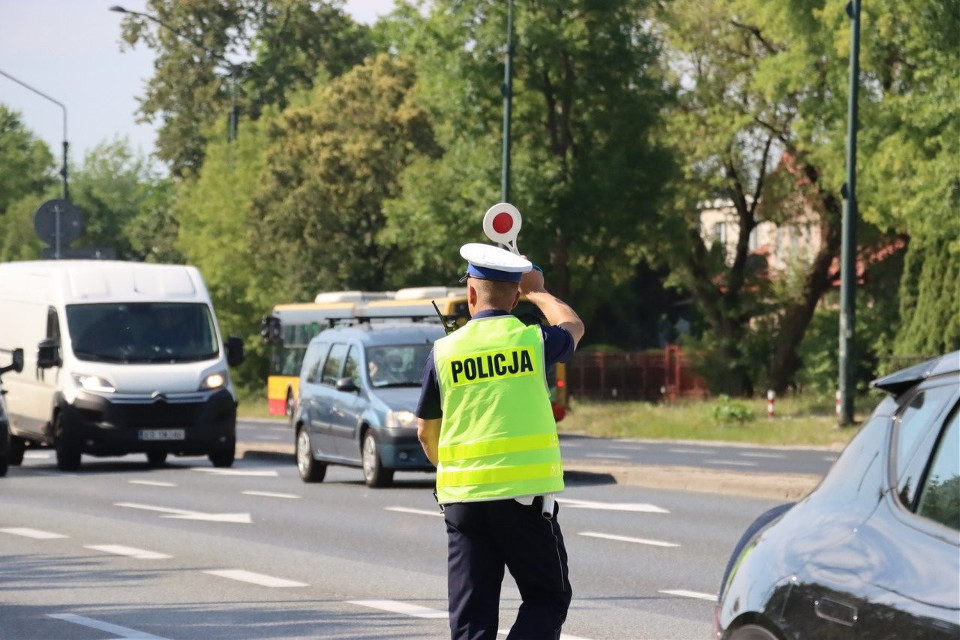 Mandat za mruganie światłami. Tyle zapłacimy za ostrzeganie przed policją