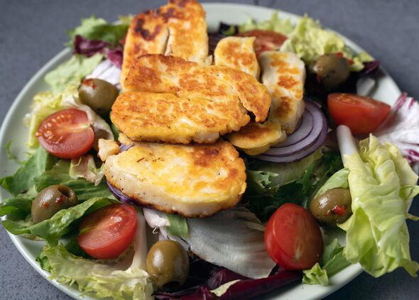 Air fryer owners urged to try viral 'golden' halloumi recipe - takes 10 ...