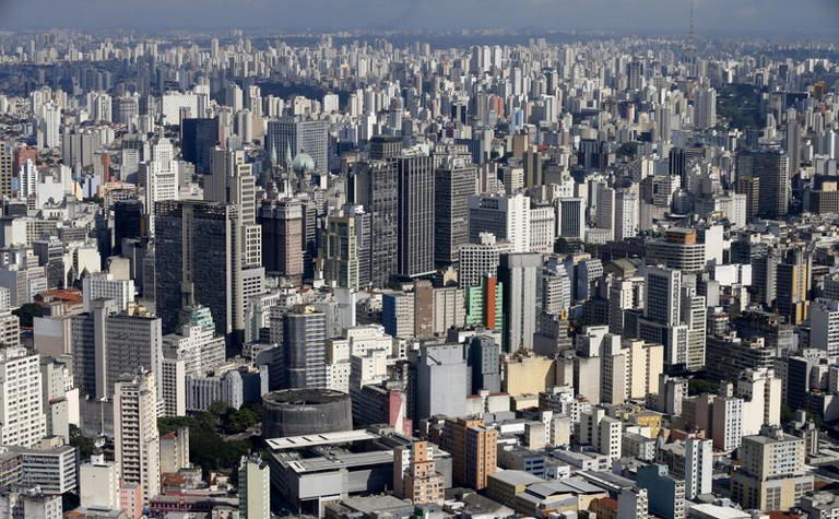 Brazil's economy rebounds in early 2026, clouding rate cut outlook