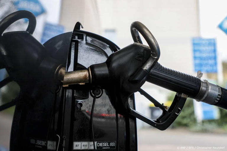 Duitse inflatie koelt af door brandstofkorting aan de pomp