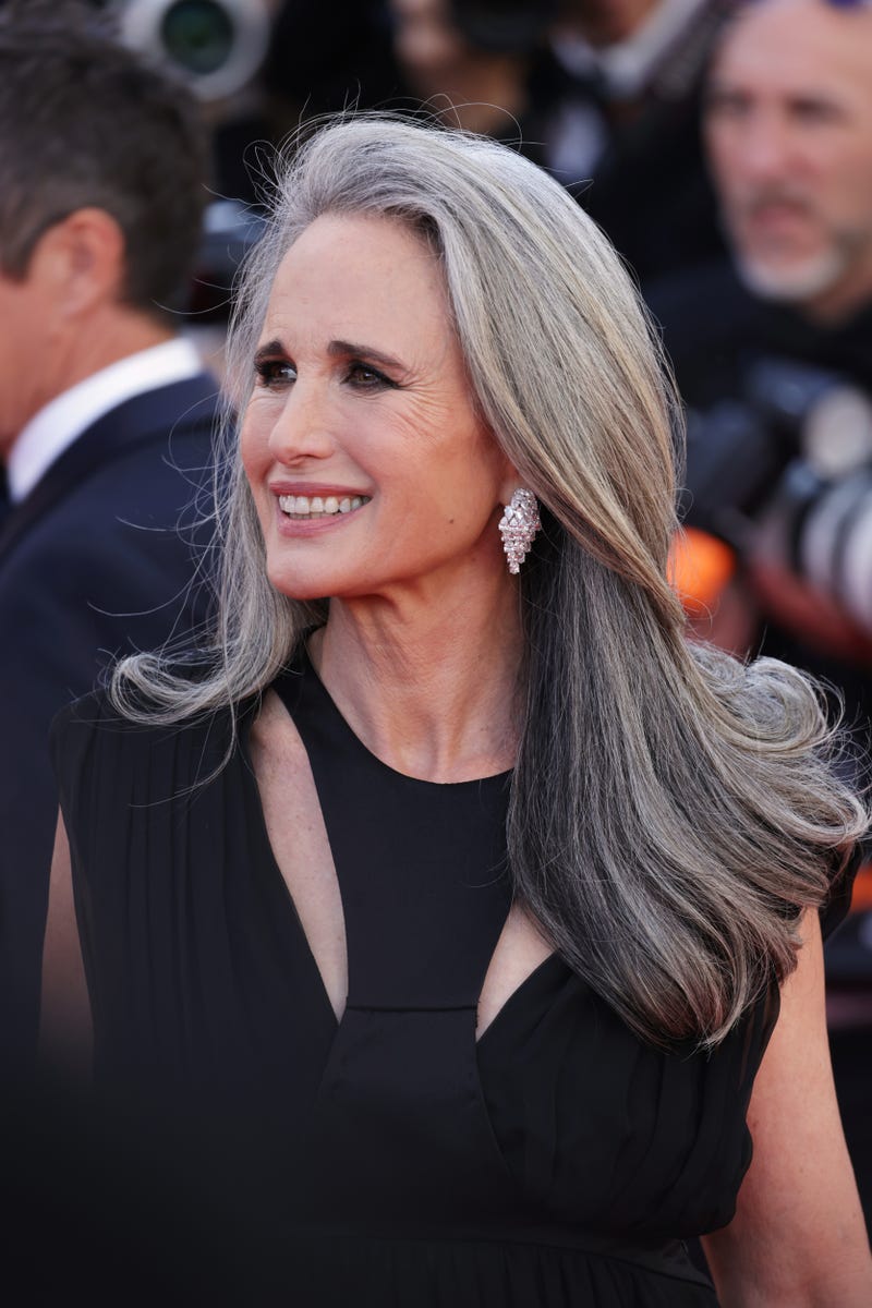 Layered haircuts for mature hair: the 4 most flattering styles for ...
