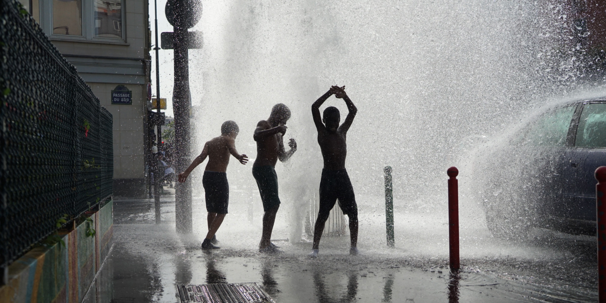 Canicule : deux adolescents ouvrent des bouches à incendie, leurs ...