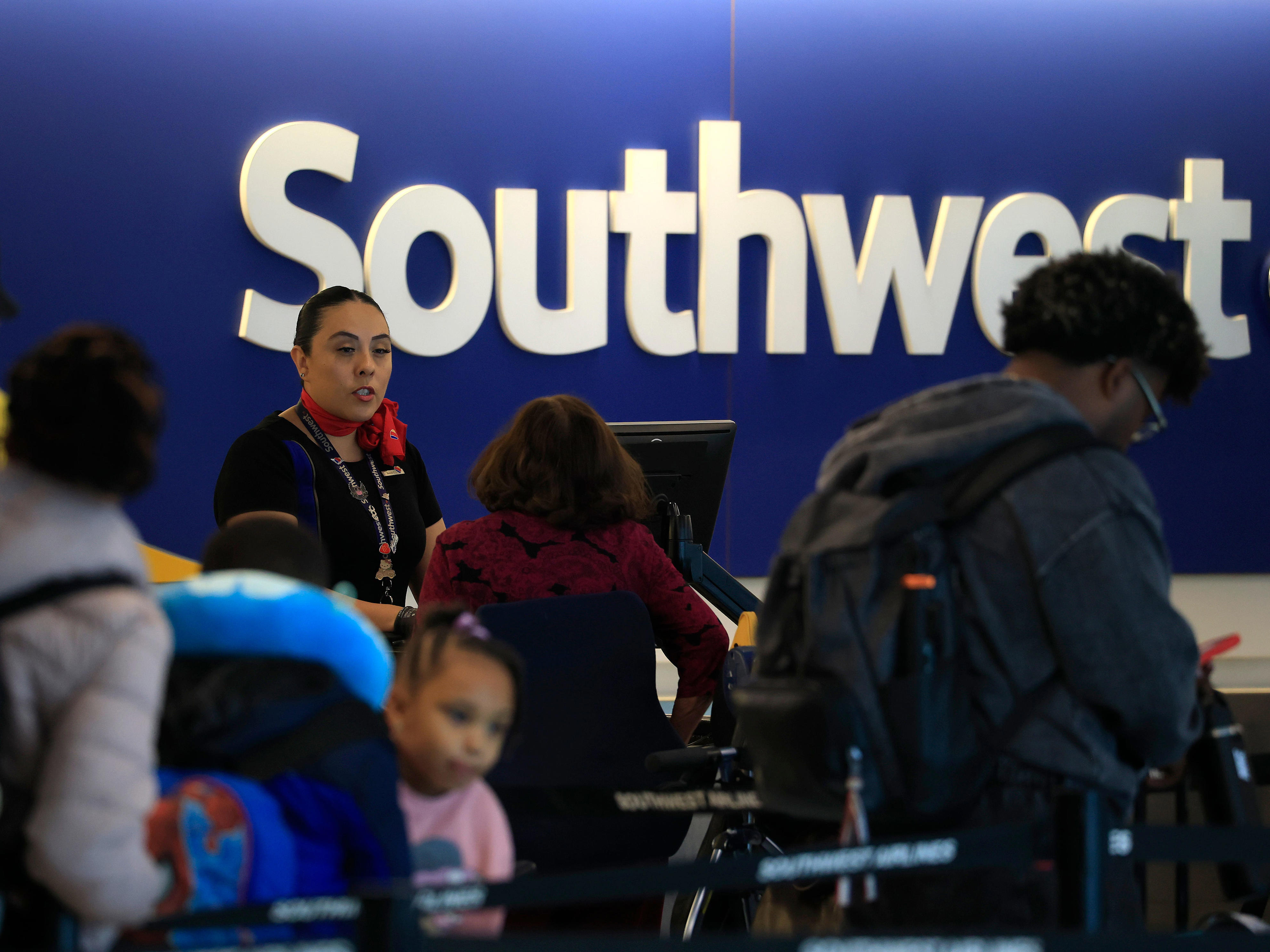 Southwest walks back a plus-size passenger policy that landed it in the ...