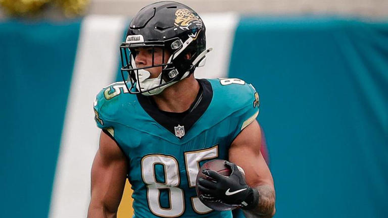 What a contract extension could look like for Jaguars' Brenton Strange
